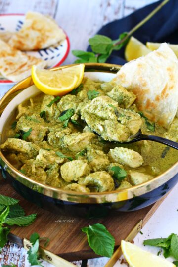 Hariyali Chicken (Green Chicken Curry) - Chili to Choc