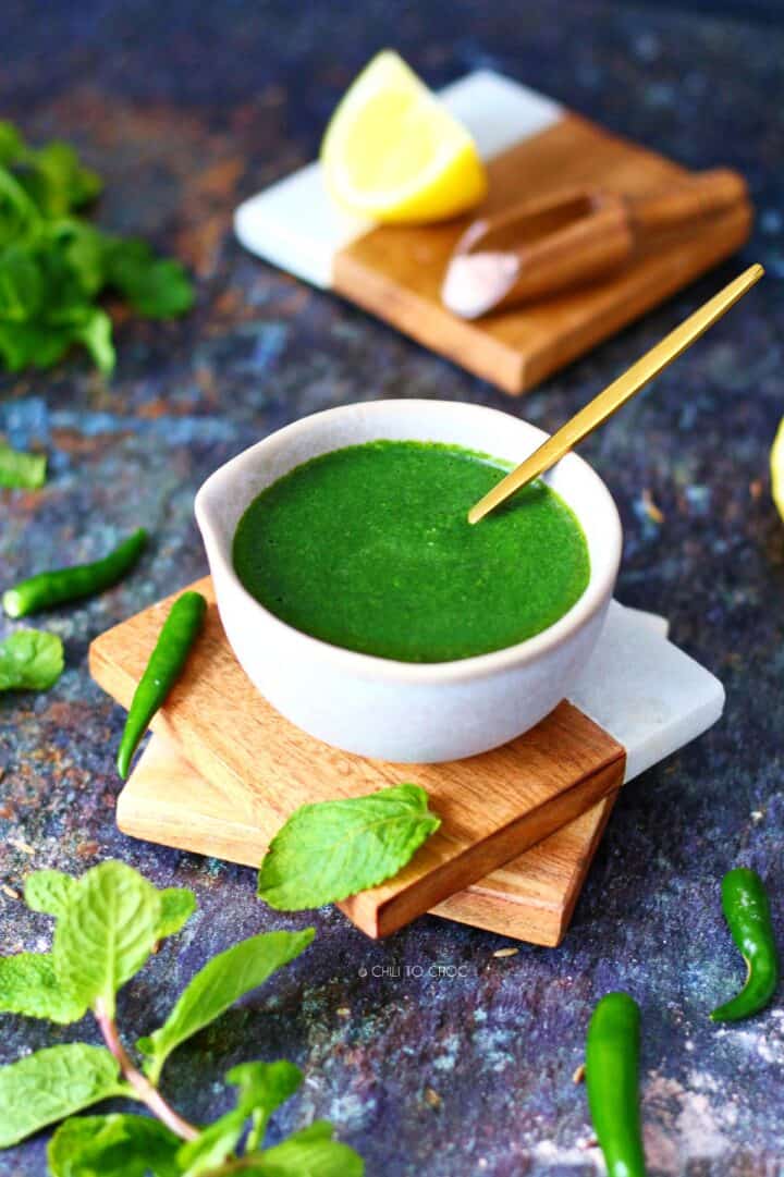Green Chutney (Cilantro Mint Chutney) - Chili to Choc
