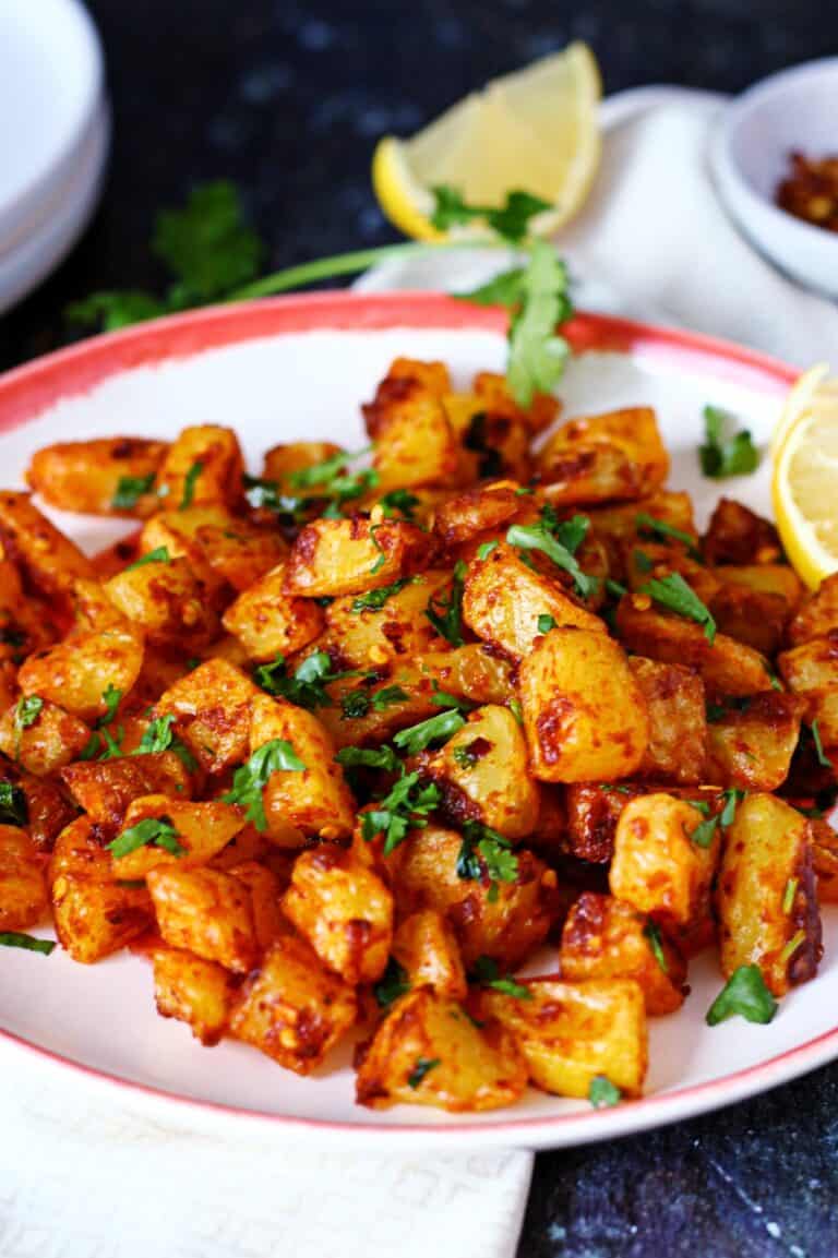 Batata Harra (Lebanese Spicy Potatoes) - Chili to Choc